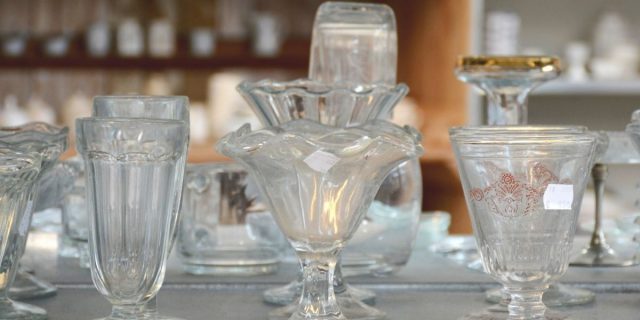 Introduction to Antique Glassware Identification - Retro Galaxy